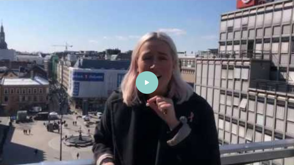 Emilie Becker får Gullvagina! - Asan